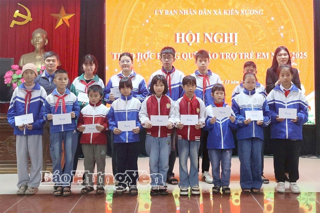 Hung Yen province awards 200 scholarships to support children in ...