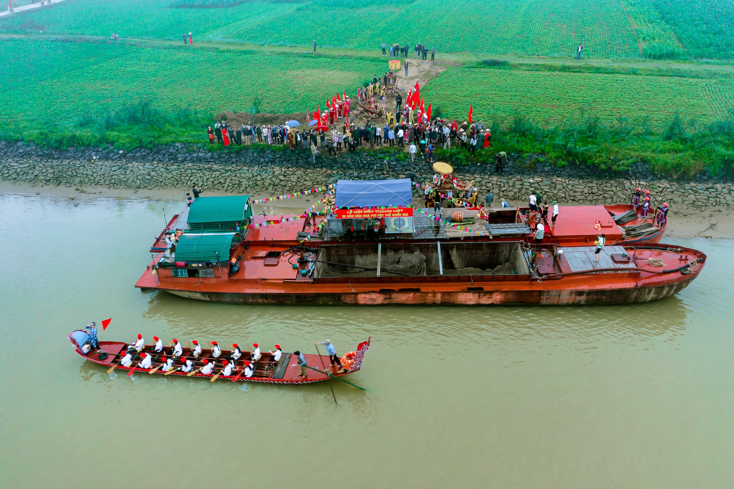 The unique Clam Procession Festival of the Thanh Liệt fishing village ...