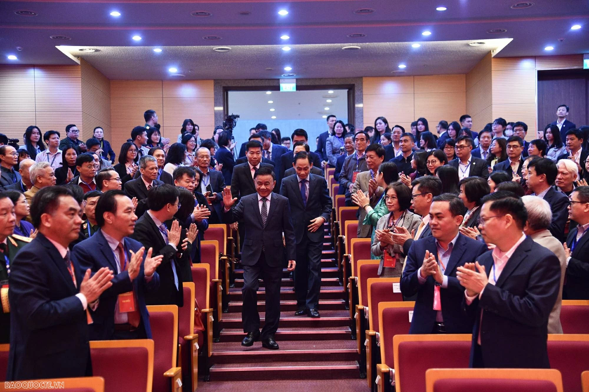 Politburo member and Standing Committee Secretary Tran Cam Tu attended the Conference ...