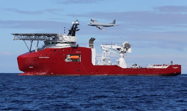 The search for the missing MH370 aircraft will begin tomorrow.