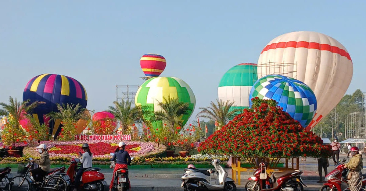 Dozens of colorful hot air balloons floated over Sa Dec square, drawing ...