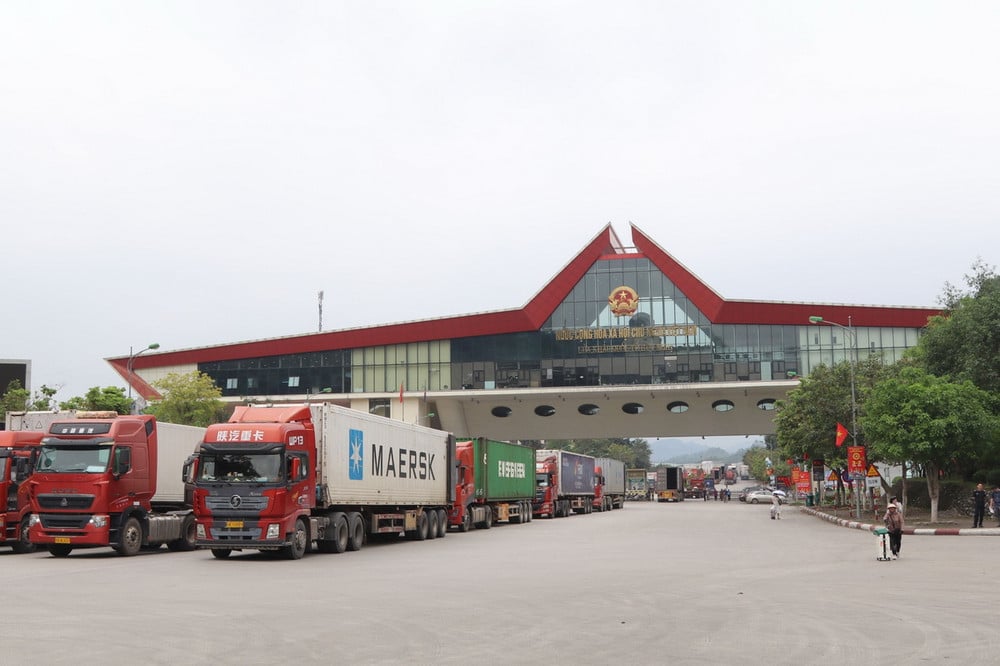 The situation of import and export of goods through border gates in ...