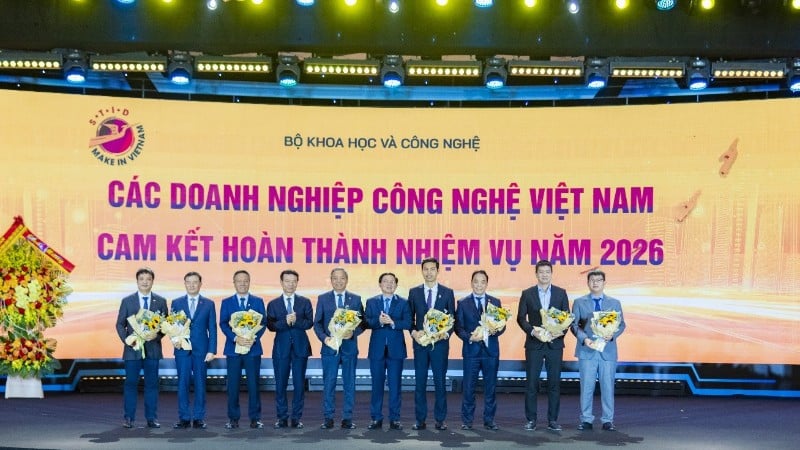 VINASA Chairman and FPT CEO Nguyen Van Khoa: FPT is committed to ...